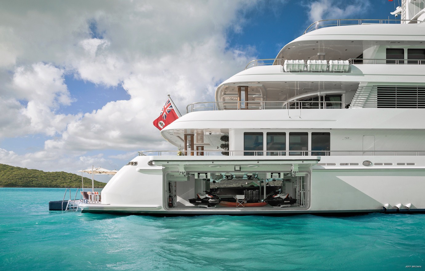 Yacht INVICTUS, Delta Marine | CHARTERWORLD Luxury Superyacht Charters